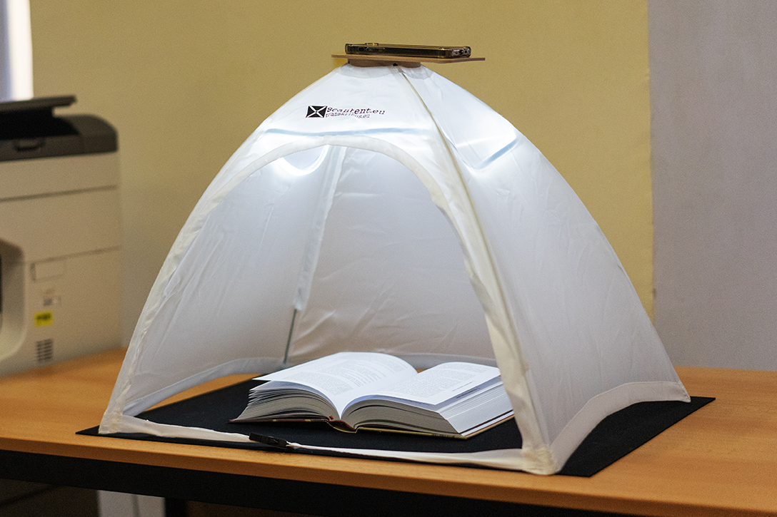 Scanning tent - National Library of the Czech Republic